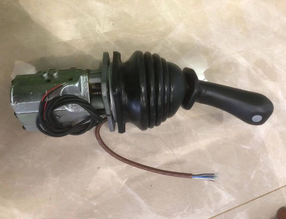 Excavator H-link: key component analysis and daily maintenance