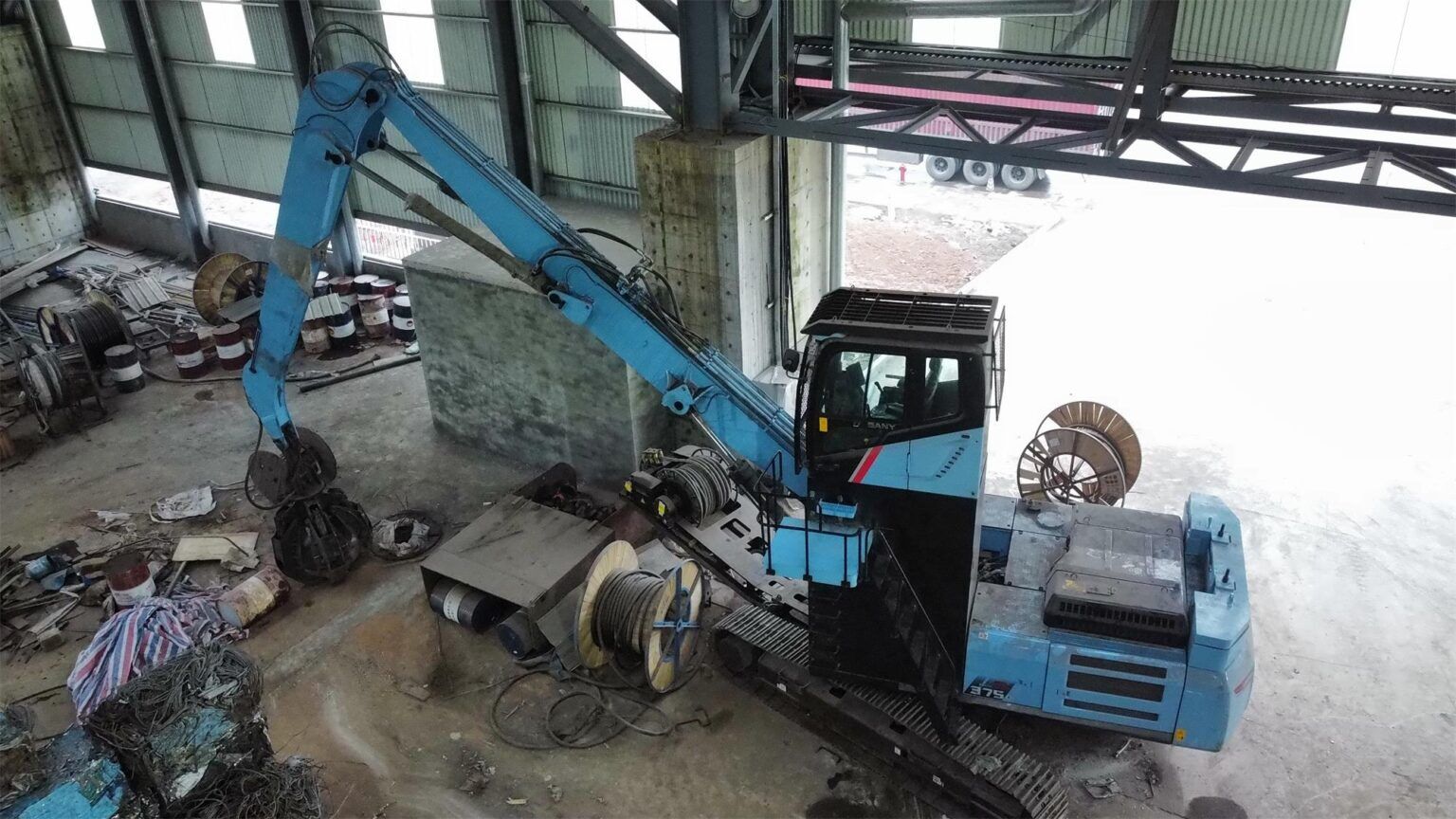 Excavator Material Handling Boom Modification Advantages